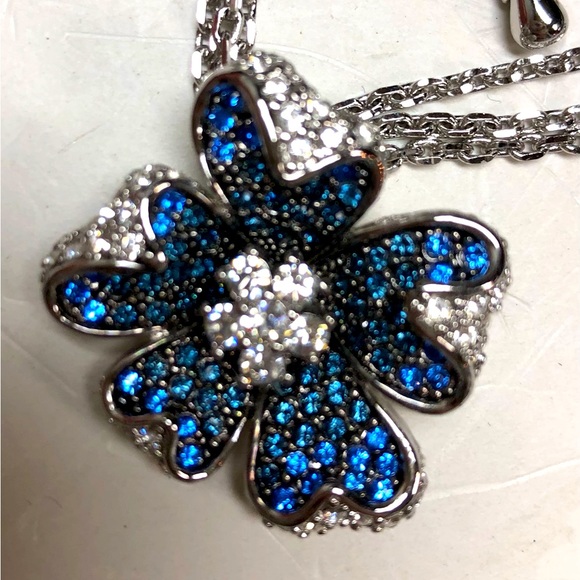 Joan Collins | Jewelry | Joan Collins Blue Flower Necklace | Poshmark